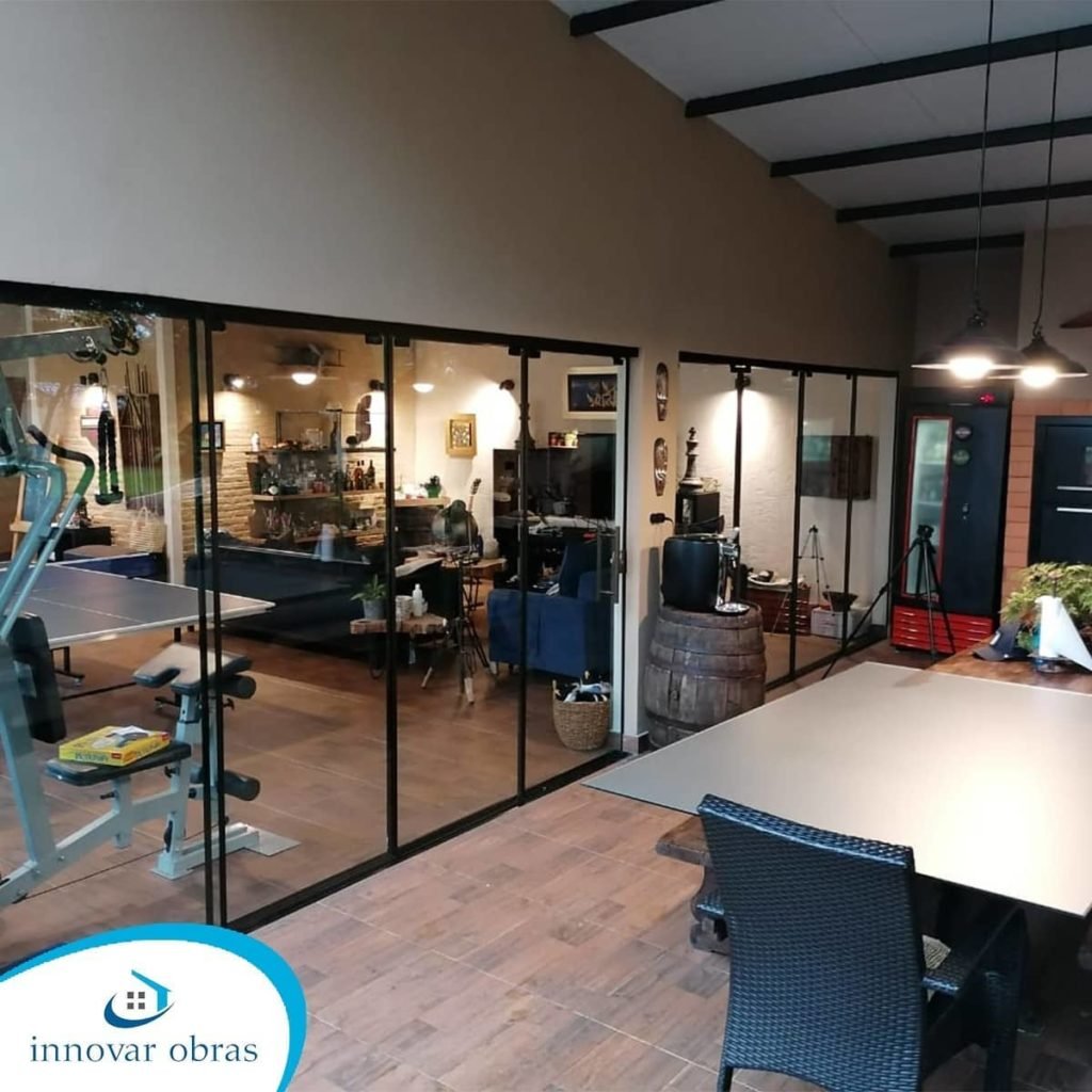 Colocación de vidrios templados - Innovar Obras